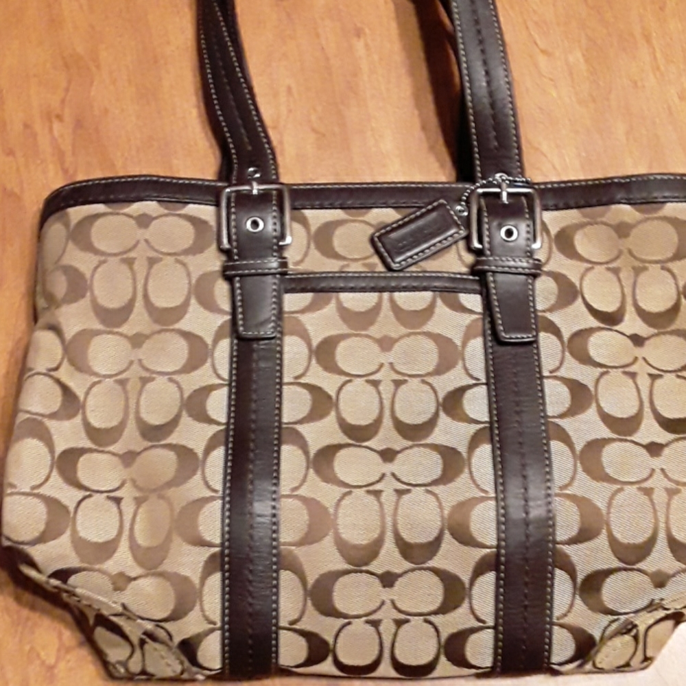 Coach Hamptons Signature Handbag - Gem